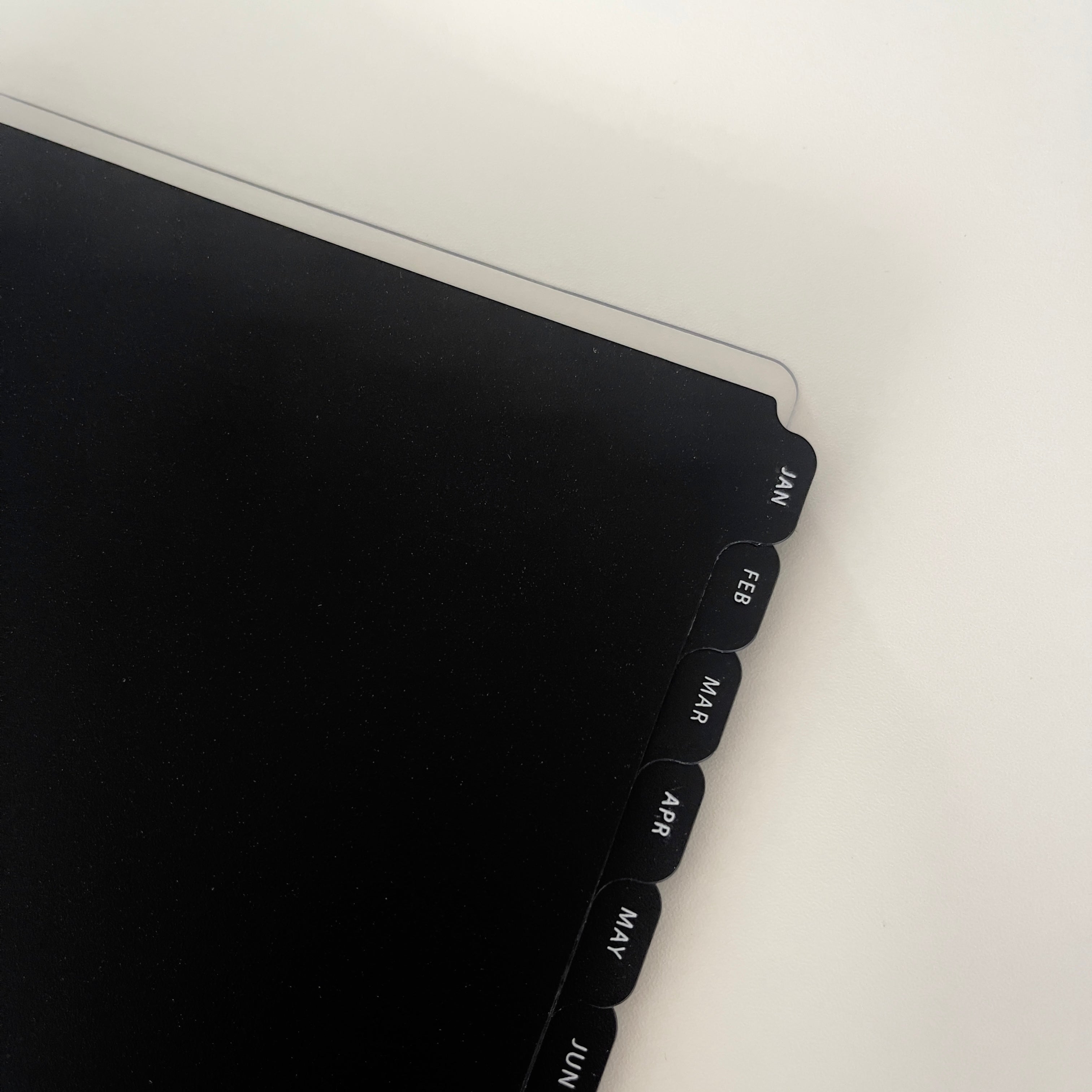 DIVIDERS + PAGE MARKERS – THE AESTHETIC.